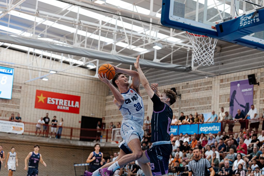 Bona estrena a la Lliga Catalana dels de Mario del Campo al JB front el ...